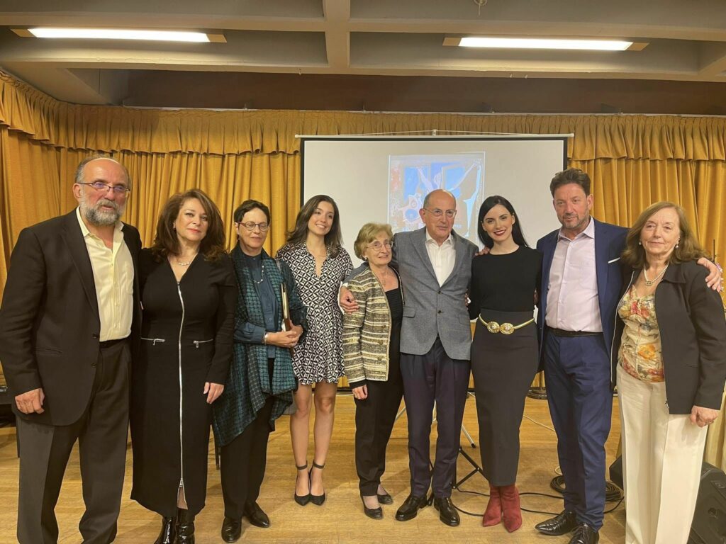 ΠΑΡΟΥΣΙΑΣΗ ΤΗΣ ΠΡΩΤΗΣ ΠΟΙΗΤΙΚΗΣ ΣΥΛΛΟΓΗΣ ΤΟΥ ΚΑΘΗΓΗΤΗ ΝΙΚΟΥ ΚΑΤΣΗ ...